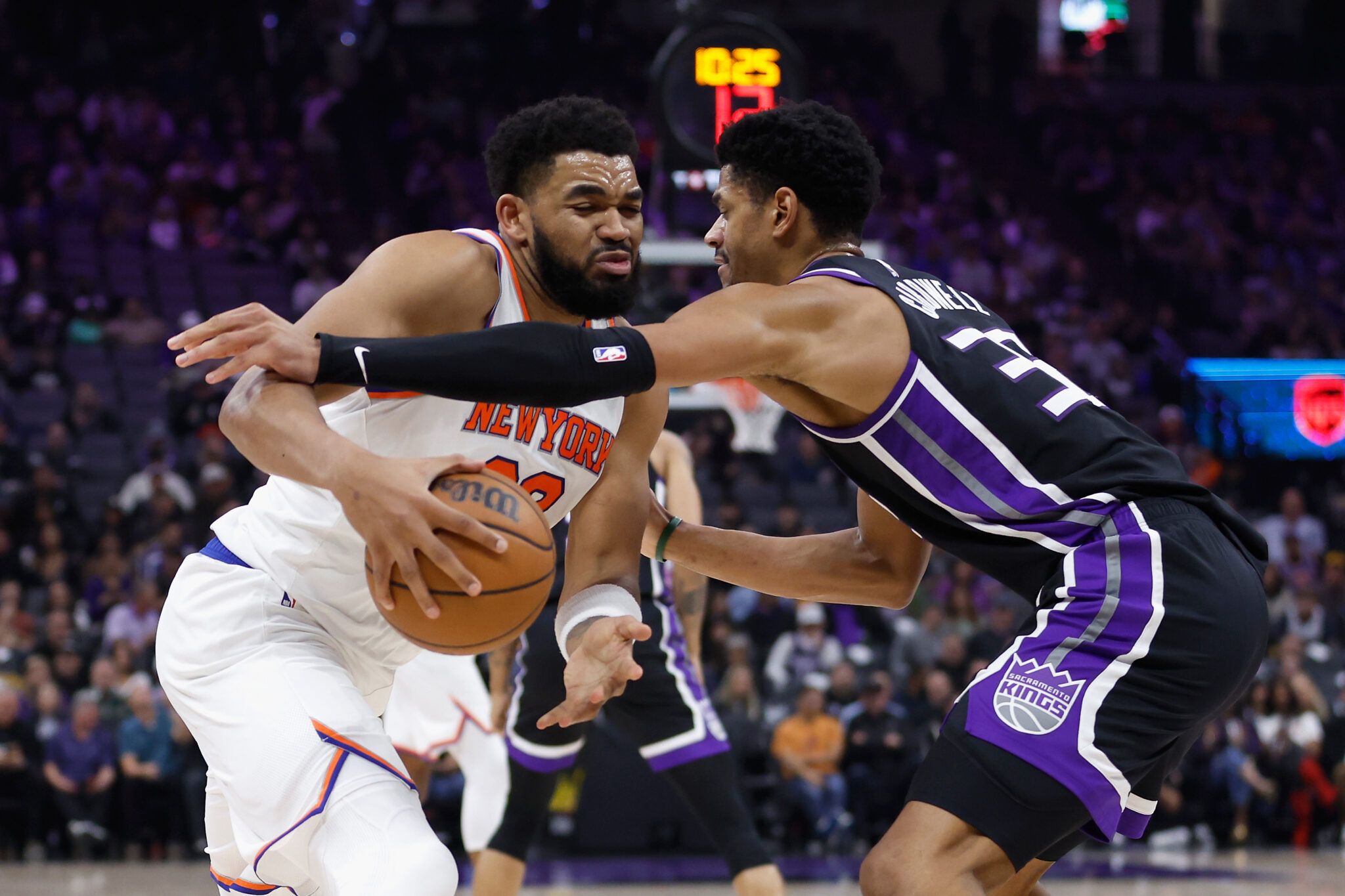 Kings Clobber Knicks After Jalen Brunson Leaves Early
